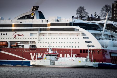 Viking Line celebrates milestone LNG bunkering of ‘Viking Grace’ | LNG ...